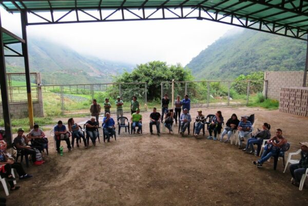 Cecosesola: La cooperación para atender necesidades comunes - Comunas ...